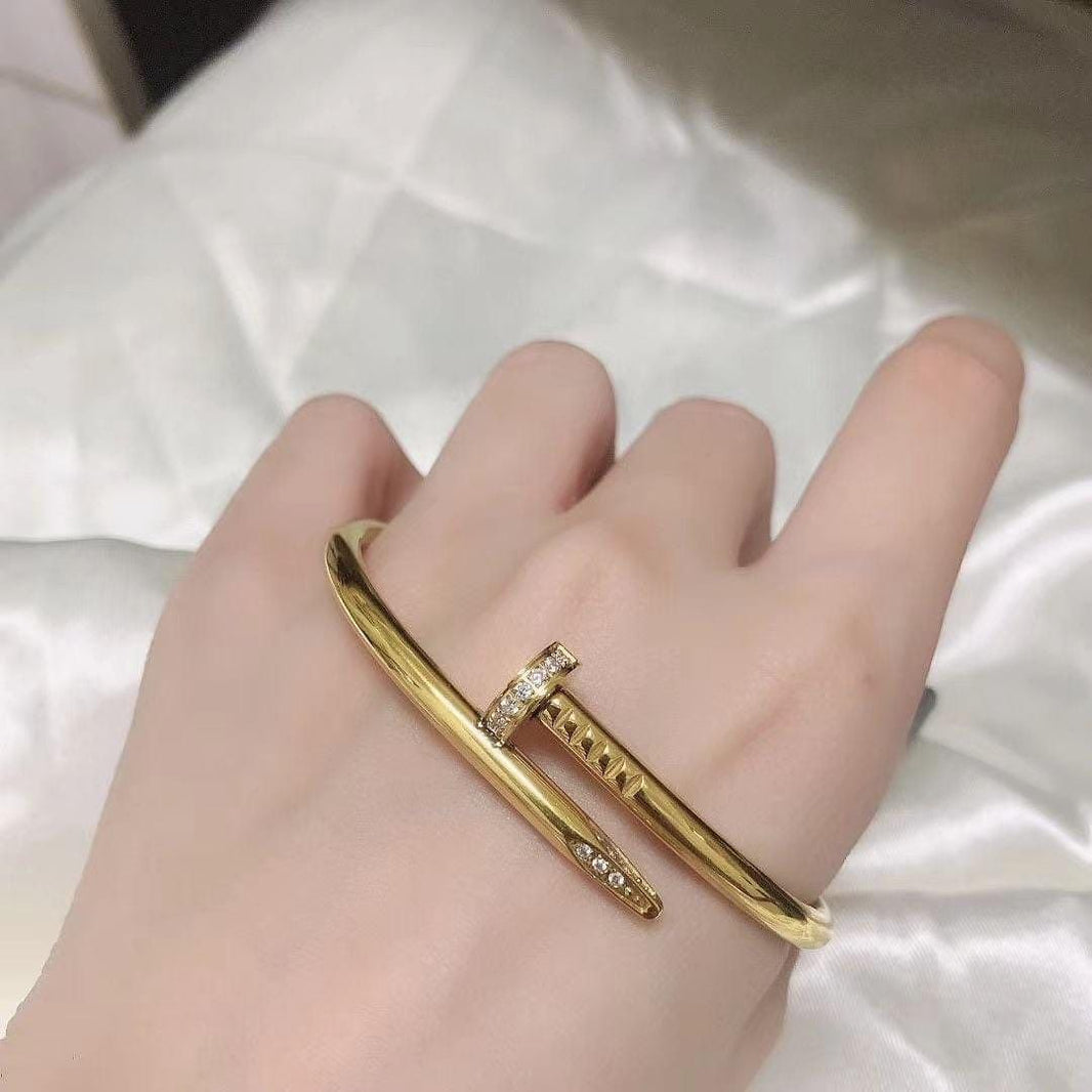 Bracelets – NAZIAURA